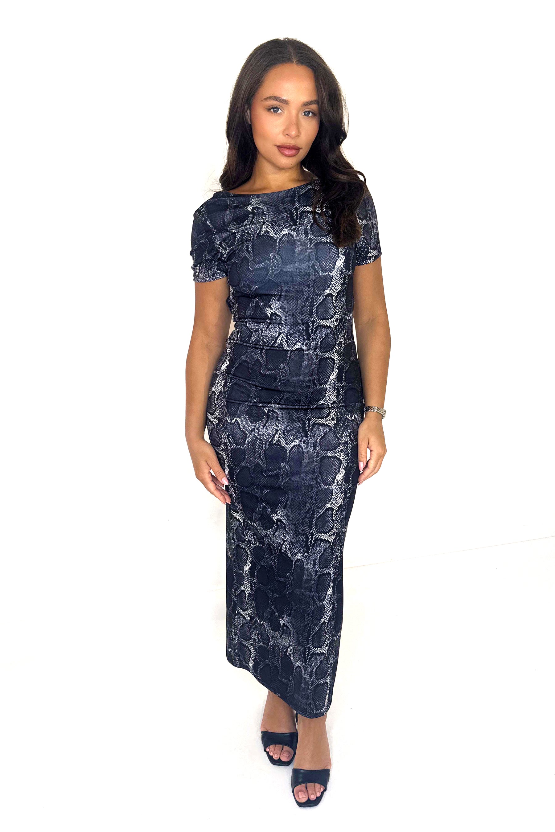 Handbags & Clothing | Latest Fashion | SinglePrice